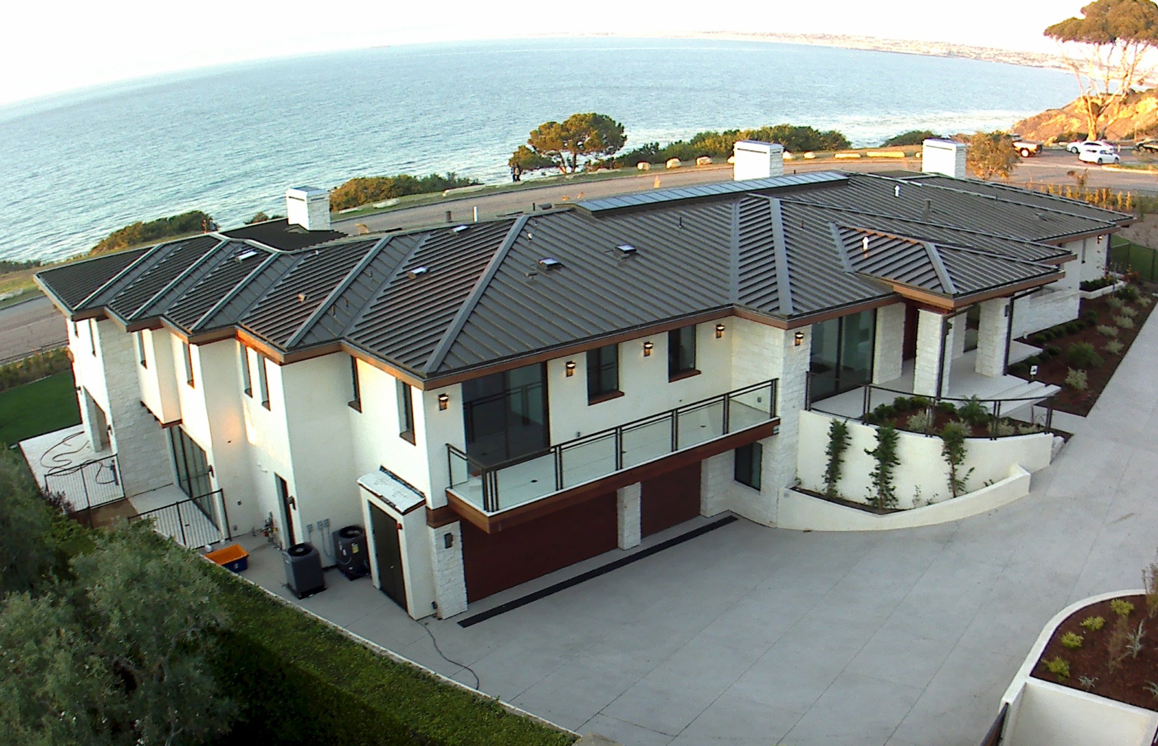 Maxima Vertical Leg Standing Seam Roofing Panels | McElroy Metal