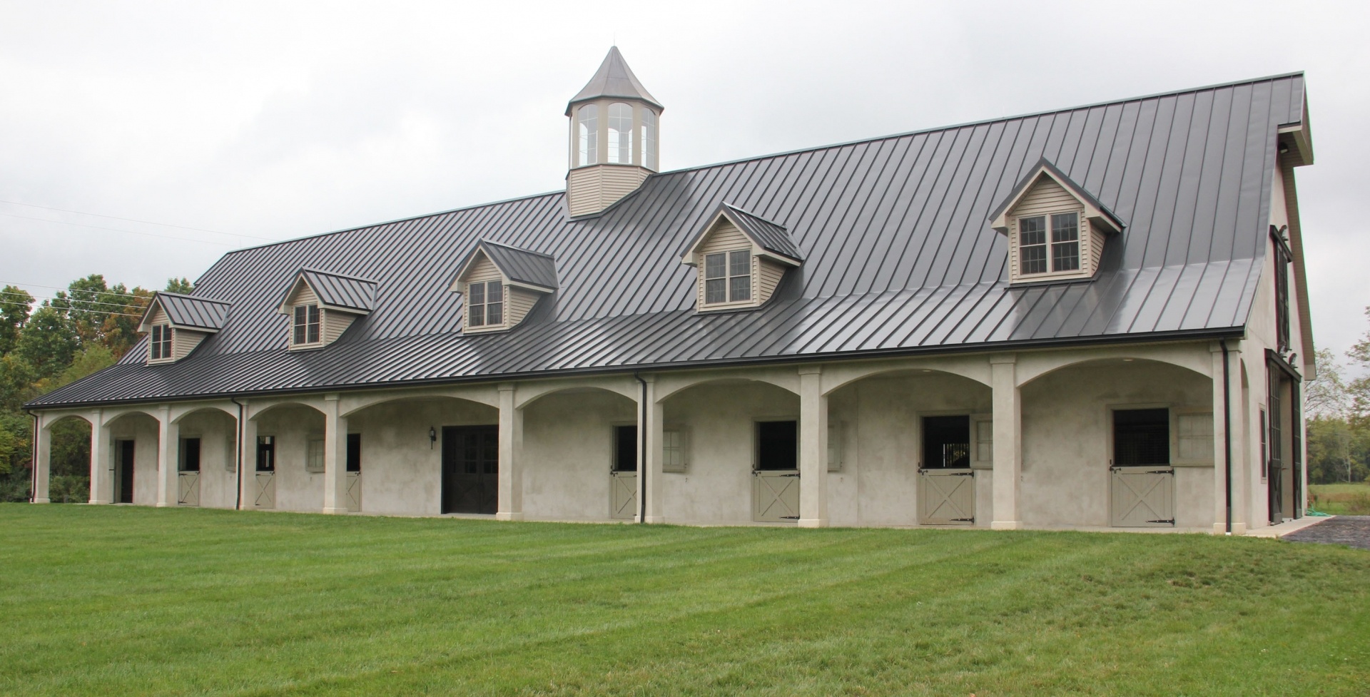 Medallion-Lok Standing Seam Snap Lock Roofing | McElroy Metal